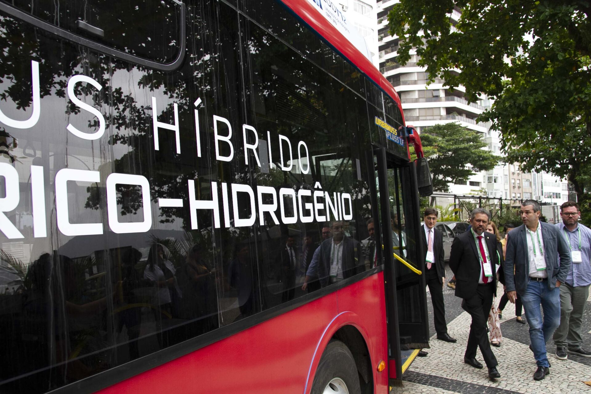 Ônibus a hidrogênio de Maricá é exibido em encontro internacional em ...